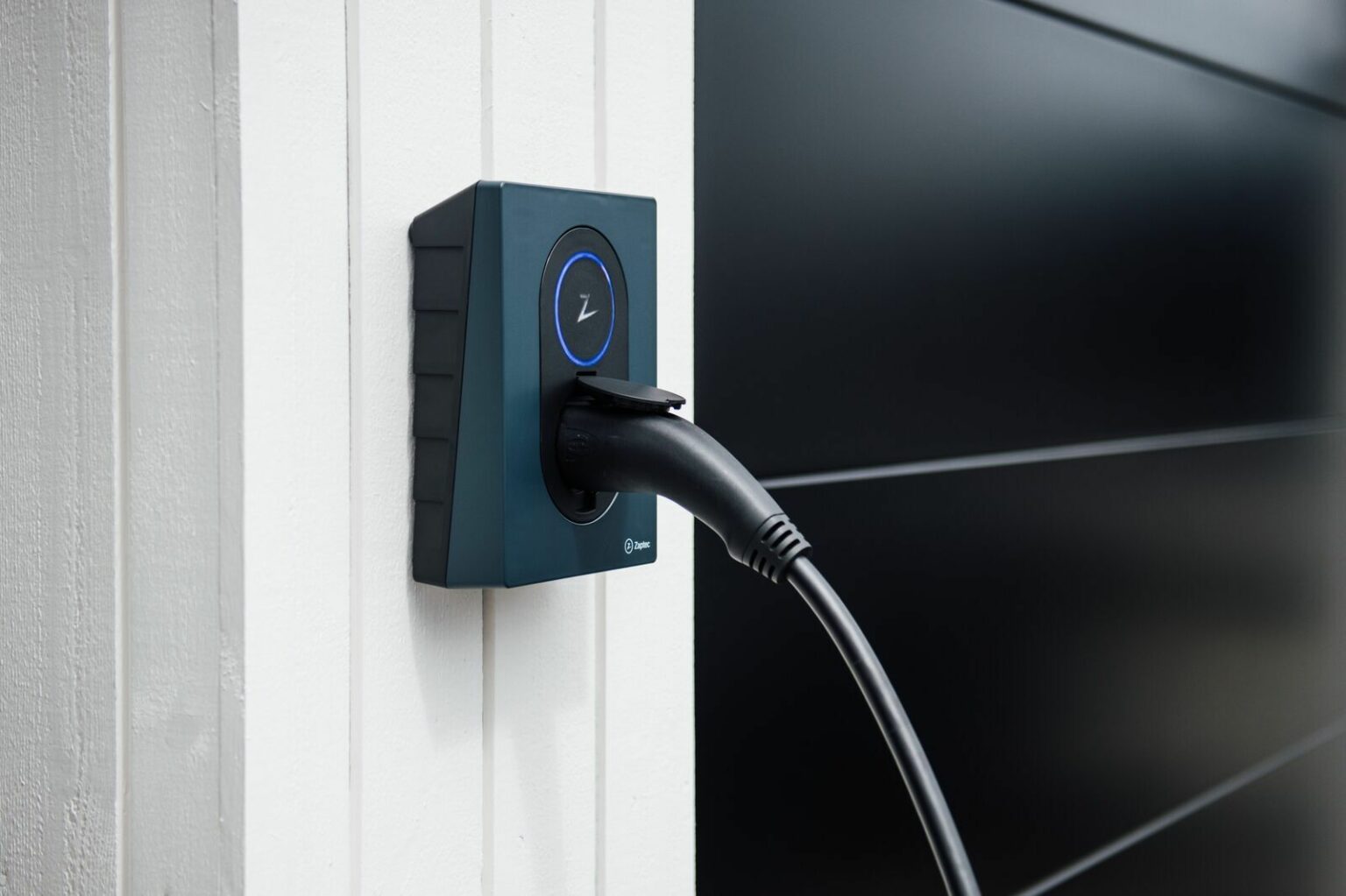 Lading av elbil og plug-in hybrid hjemme: Dette trenger du å vite - PEC